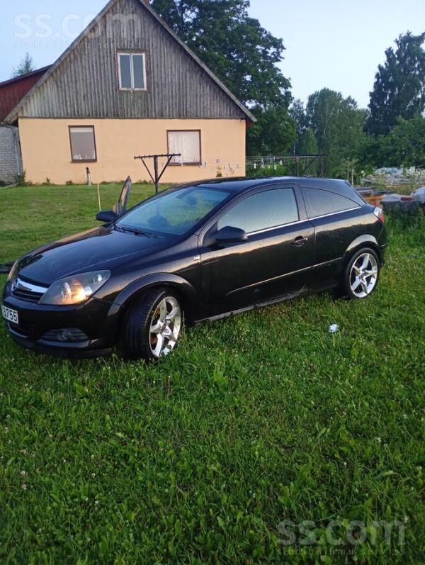 Black Opel Astra 2005 in Jekabpils, with an engine capacity of 1.90 L and mileage of 282 thousand km for 1900 €, photo 6 on AUTOMOTO.COM.LV