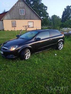 Black Opel Astra 2005 in Jekabpils, with an engine capacity of 1.90 L and mileage of 282 thousand km for 1900 €, photo 7 on AUTOMOTO.COM.LV