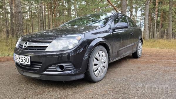 Black Opel Astra 2006 in Talsi, with an engine capacity of 1.90 L and mileage of 269 thousand km for 1490 €, photo 2 on AUTOMOTO.COM.LV