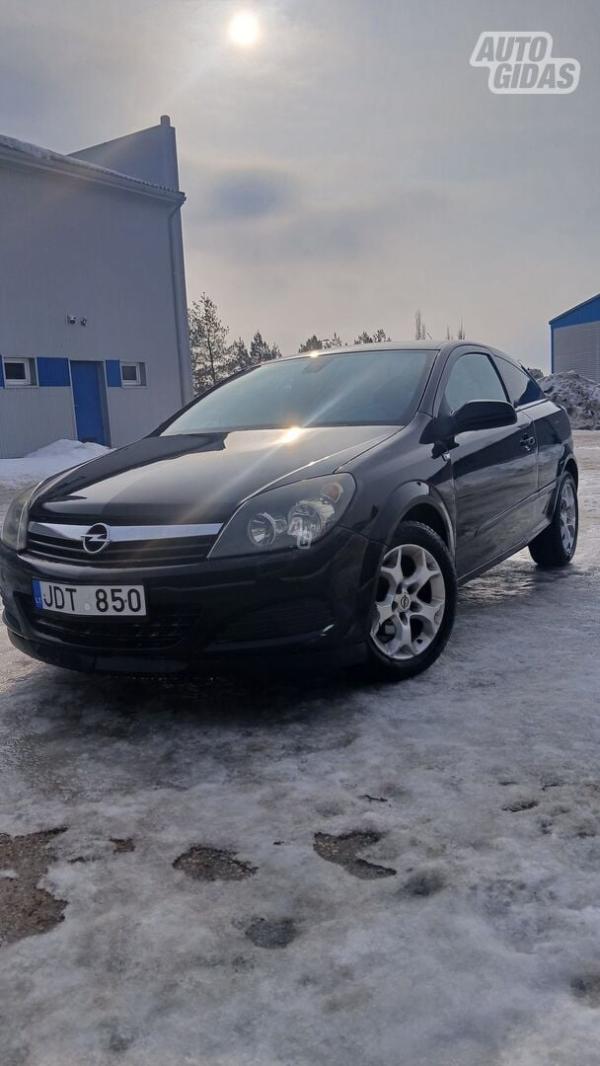 Black Opel Astra 2006 in Silale, with an engine capacity of 1.30 L and mileage of 362 thousand km for 650 €, photo 1 on AUTOMOTO.COM.LV