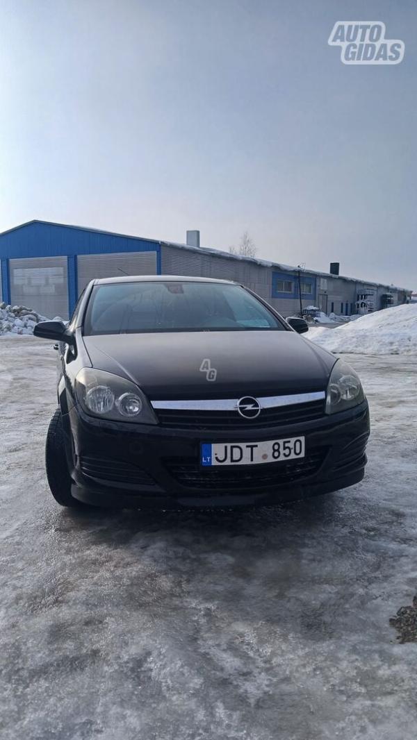 Black Opel Astra 2006 in Silale, with an engine capacity of 1.30 L and mileage of 362 thousand km for 650 €, photo 3 on AUTOMOTO.COM.LV