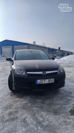 Black Opel Astra 2006 in Silale, with an engine capacity of 1.30 L and mileage of 362 thousand km for 650 €, photo 3 on AUTOMOTO.COM.LV