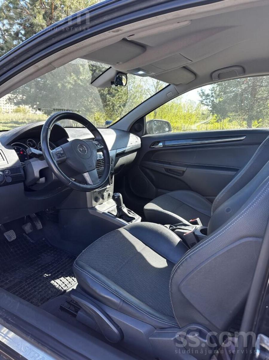 Melns Opel Astra 2006 Rīga, ar dzinēja tilpumu 1.90 L un nobraukumu 234 tūkst. km par 2000 €, foto 6 vietnē AUTOMOTO.COM.LV
