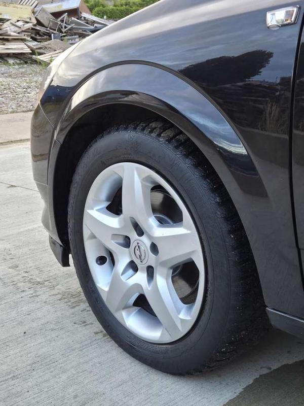 Melns Opel Astra 2006 Kretinga, ar dzinēja tilpumu 1.30 L un nobraukumu 260 tūkst. km par 1499 €, foto 7 vietnē AUTOMOTO.COM.LV