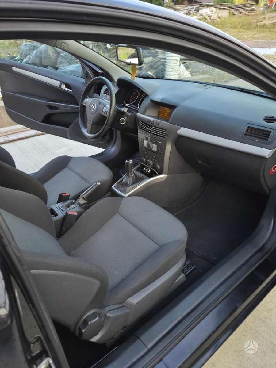 Melns Opel Astra 2006 Kretinga, ar dzinēja tilpumu 1.30 L un nobraukumu 260 tūkst. km par 1499 €, foto 15 vietnē AUTOMOTO.COM.LV