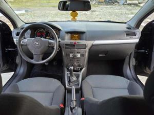 Melns Opel Astra 2006 Kretinga, ar dzinēja tilpumu 1.30 L un nobraukumu 260 tūkst. km par 1499 €, foto 17 vietnē AUTOMOTO.COM.LV
