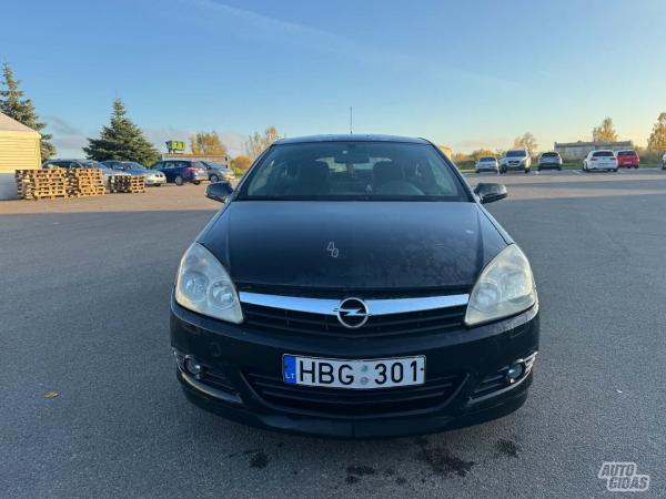 Opel Astra 2006 in Panevezys on AUTOMOTO.COM.LV Black Opel Astra 2006 in Panevezys, with an engine capacity of 1.90 L and mileage of 0 thousand km for 499 €, photo 3 on AUTOMOTO.COM.LV