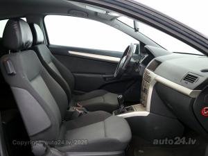 Black Opel Astra 2007 in Tallinn, with an engine capacity of 1.60 L and mileage of 259 thousand km for 899 €, photo 7 on AUTOMOTO.COM.LV