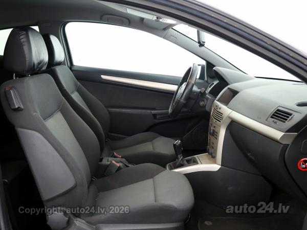 Melns Opel Astra 2007 Tallina, ar dzinēja tilpumu 1.60 L un nobraukumu 259 tūkst. km par 999 €, foto 6 vietnē AUTOMOTO.COM.LV