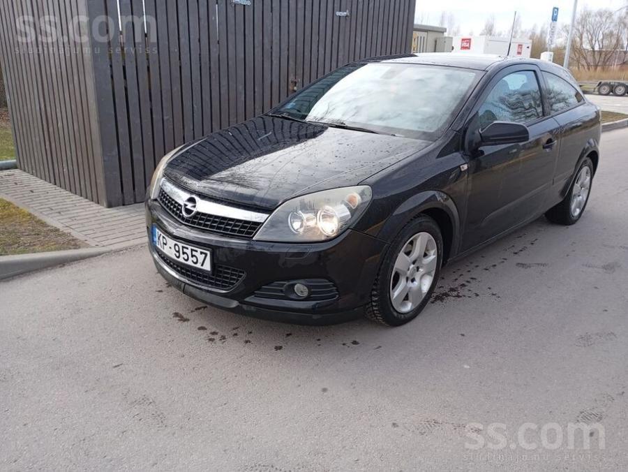 Black Opel Astra 2007 in Riga, with an engine capacity of 1.70 L and mileage of 251 thousand km for 1100 €, photo 1 on AUTOMOTO.COM.LV