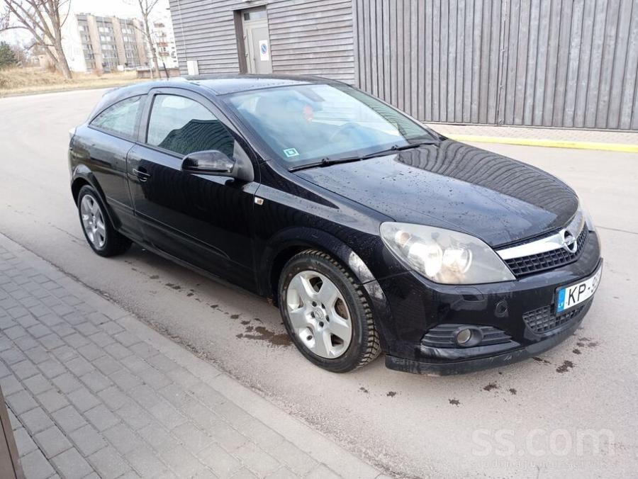 Black Opel Astra 2007 in Riga, with an engine capacity of 1.70 L and mileage of 251 thousand km for 1100 €, photo 7 on AUTOMOTO.COM.LV