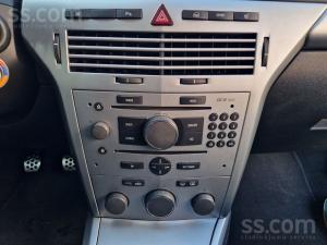Melns Opel Astra 2007 Liepāja, ar dzinēja tilpumu 1.90 L un nobraukumu 299 tūkst. km par 1490 €, foto 16 vietnē AUTOMOTO.COM.LV