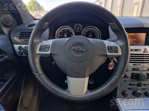 Melns Opel Astra 2007 Liepāja, ar dzinēja tilpumu 1.90 L un nobraukumu 299 tūkst. km par 1490 €, foto 20 vietnē AUTOMOTO.COM.LV
