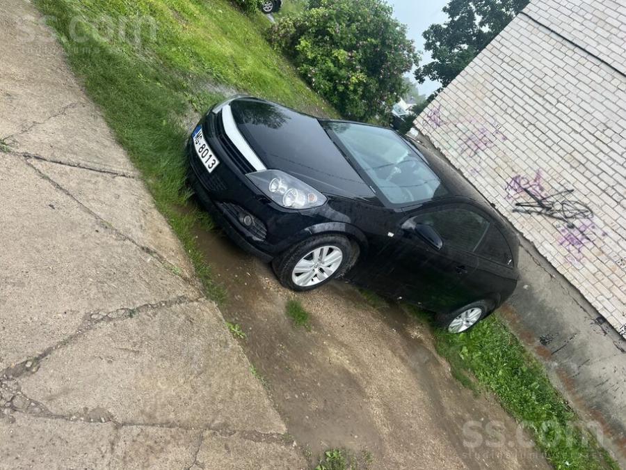 Melns Opel Astra 2008 Jelgava, ar dzinēja tilpumu 1.90 L un nobraukumu 419 tūkst. km par 650 €, foto 3 vietnē AUTOMOTO.COM.LV