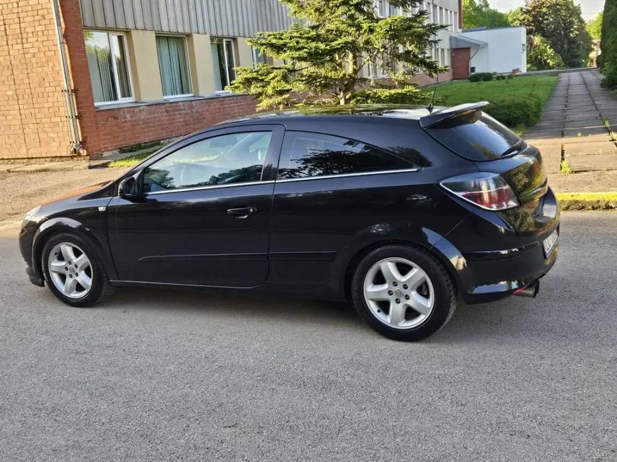 Melns Opel Astra 2008 Jēkabpils, ar dzinēja tilpumu 1.70 L un nobraukumu 356 tūkst. km par 1190 €, foto 9 vietnē AUTOMOTO.COM.LV