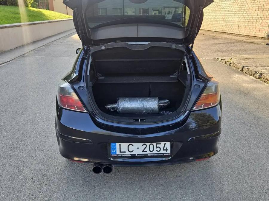 Melns Opel Astra 2008 Jēkabpils, ar dzinēja tilpumu 1.70 L un nobraukumu 356 tūkst. km par 1190 €, foto 17 vietnē AUTOMOTO.COM.LV