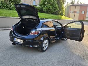 Melns Opel Astra 2008 Jēkabpils, ar dzinēja tilpumu 1.70 L un nobraukumu 356 tūkst. km par 1190 €, foto 20 vietnē AUTOMOTO.COM.LV