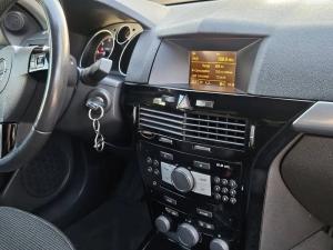 Melns Opel Astra 2008 Jēkabpils, ar dzinēja tilpumu 1.70 L un nobraukumu 356 tūkst. km par 1190 €, foto 22 vietnē AUTOMOTO.COM.LV
