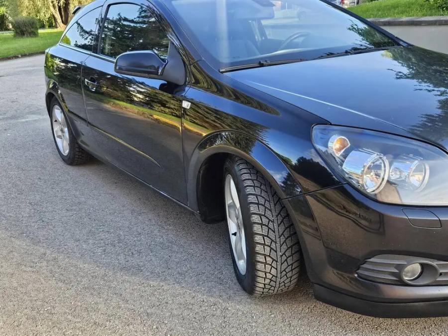 Melns Opel Astra 2008 Jēkabpils, ar dzinēja tilpumu 1.70 L un nobraukumu 356 tūkst. km par 1190 €, foto 24 vietnē AUTOMOTO.COM.LV