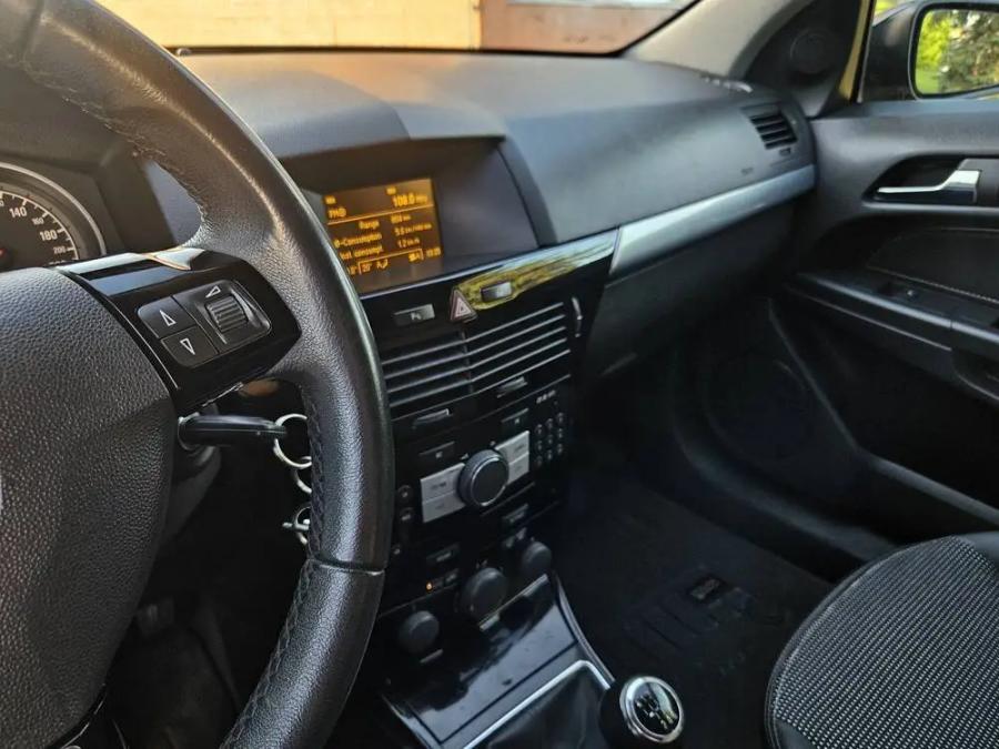 Melns Opel Astra 2008 Jēkabpils, ar dzinēja tilpumu 1.70 L un nobraukumu 356 tūkst. km par 1190 €, foto 26 vietnē AUTOMOTO.COM.LV
