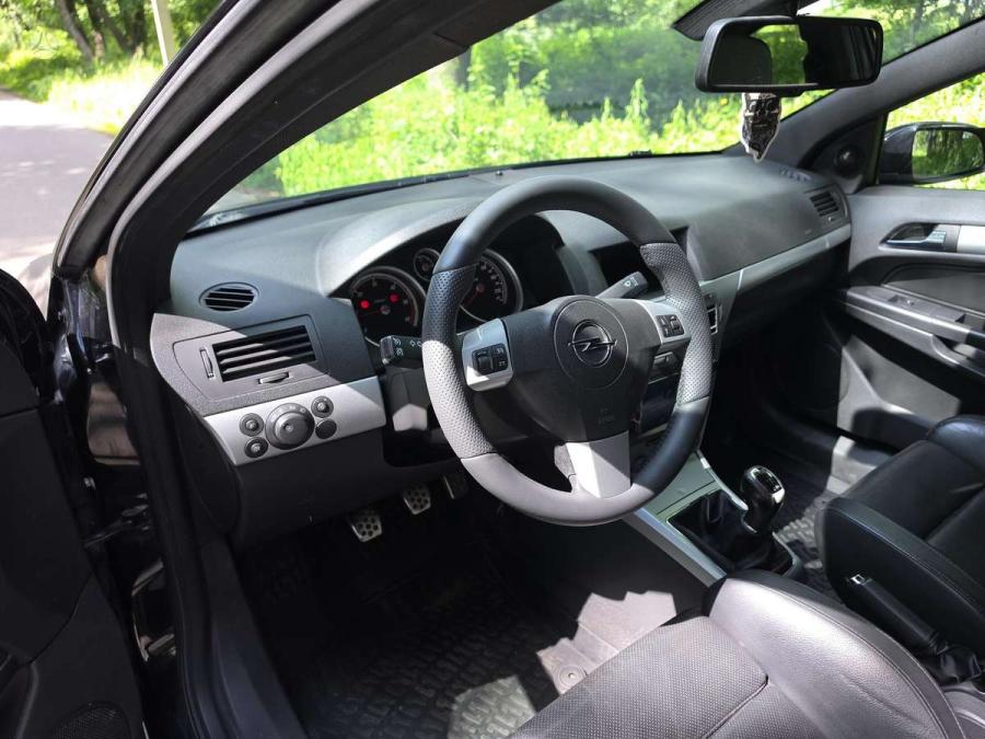 Melns Opel Astra 2008 Viļņa, ar dzinēja tilpumu 1.90 L un nobraukumu 272 tūkst. km par 3000 €, foto 6 vietnē AUTOMOTO.COM.LV