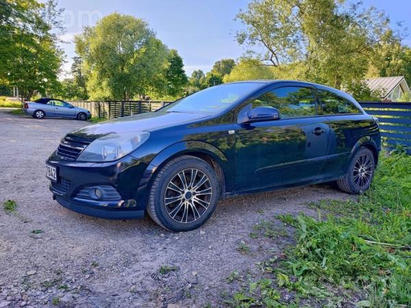 Black Opel Astra 2008 in Riga, with an engine capacity of 1.90 L and mileage of 268 thousand km for 670 €, photo 2 on AUTOMOTO.COM.LV