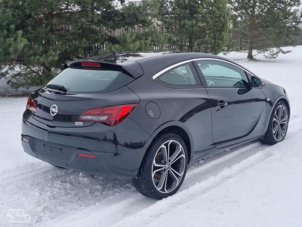 Black Opel Astra 2012 in Pakruojis, with an engine capacity of 1.70 L and mileage of 215 thousand km for 5150 €, photo 9 on AUTOMOTO.COM.LV