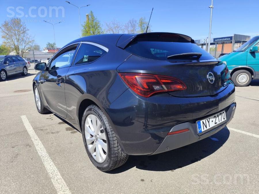 Melns Opel Astra 2013 Rēzekne, ar dzinēja tilpumu 1.70 L un nobraukumu 203 tūkst. km par 5300 €, foto 6 vietnē AUTOMOTO.COM.LV