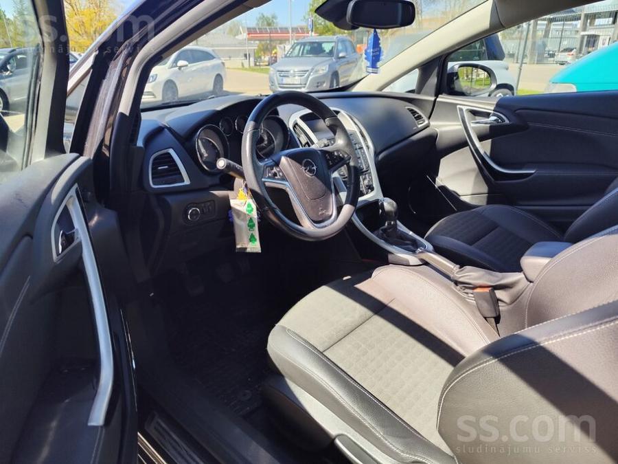 Melns Opel Astra 2013 Rēzekne, ar dzinēja tilpumu 1.70 L un nobraukumu 203 tūkst. km par 5300 €, foto 8 vietnē AUTOMOTO.COM.LV