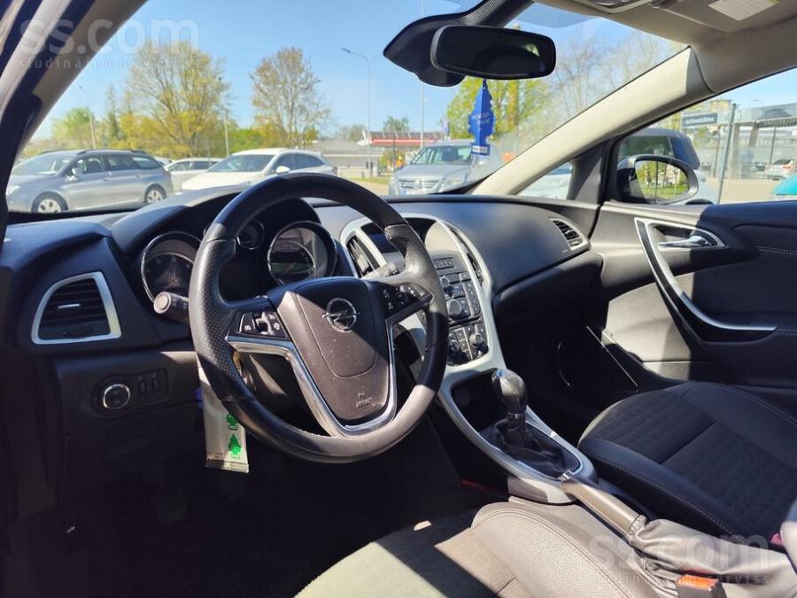 Melns Opel Astra 2013 Rēzekne, ar dzinēja tilpumu 1.70 L un nobraukumu 203 tūkst. km par 5300 €, foto 9 vietnē AUTOMOTO.COM.LV