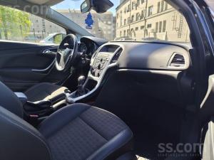 Melns Opel Astra 2013 Rēzekne, ar dzinēja tilpumu 1.70 L un nobraukumu 203 tūkst. km par 5300 €, foto 10 vietnē AUTOMOTO.COM.LV