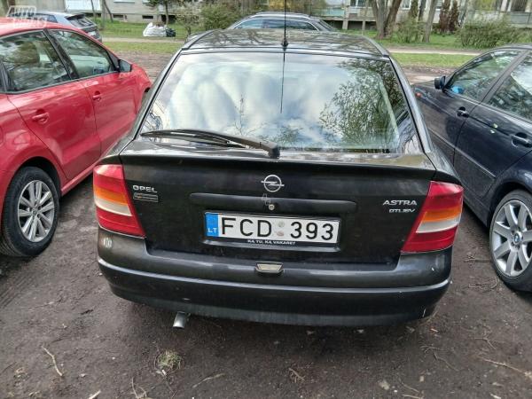 Black Opel Astra 2000 in Kaunas, with an engine capacity of 2.00 L and mileage of 340 thousand km for 400 €, photo 5 on AUTOMOTO.COM.LV