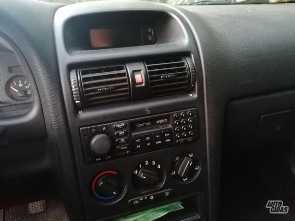 Black Opel Astra 2000 in Moletai, with an engine capacity of 2.00 L and mileage of 367 thousand km for 380 €, photo 8 on AUTOMOTO.COM.LV