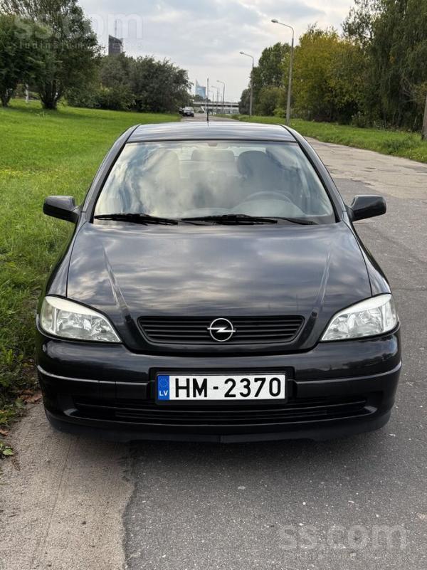 Melns Opel Astra 2000 Rīga, ar dzinēja tilpumu 1.60 L un nobraukumu 244 tūkst. km par 300 €, foto 3 vietnē AUTOMOTO.COM.LV