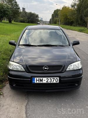 Black Opel Astra 2000 in Riga, with an engine capacity of 1.60 L and mileage of 244 thousand km for 300 €, photo 3 on AUTOMOTO.COM.LV
