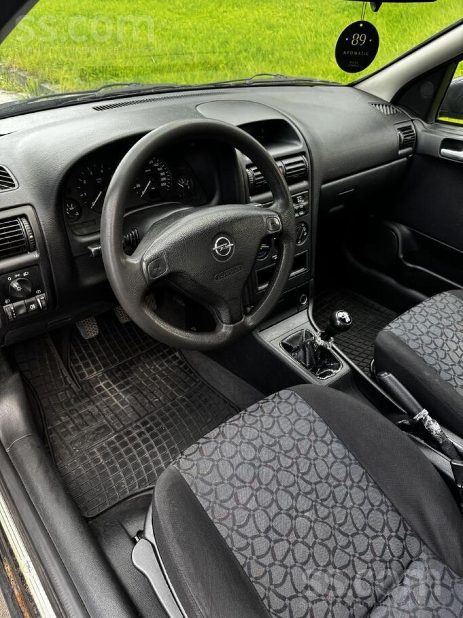 Black Opel Astra 2000 in Riga, with an engine capacity of 1.60 L and mileage of 244 thousand km for 300 €, photo 7 on AUTOMOTO.COM.LV