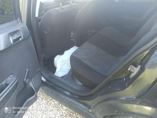 Melns Opel Astra 2001 Viļņa, ar dzinēja tilpumu 1.70 L un nobraukumu 250 tūkst. km par 1250 €, foto 7 vietnē AUTOMOTO.COM.LV