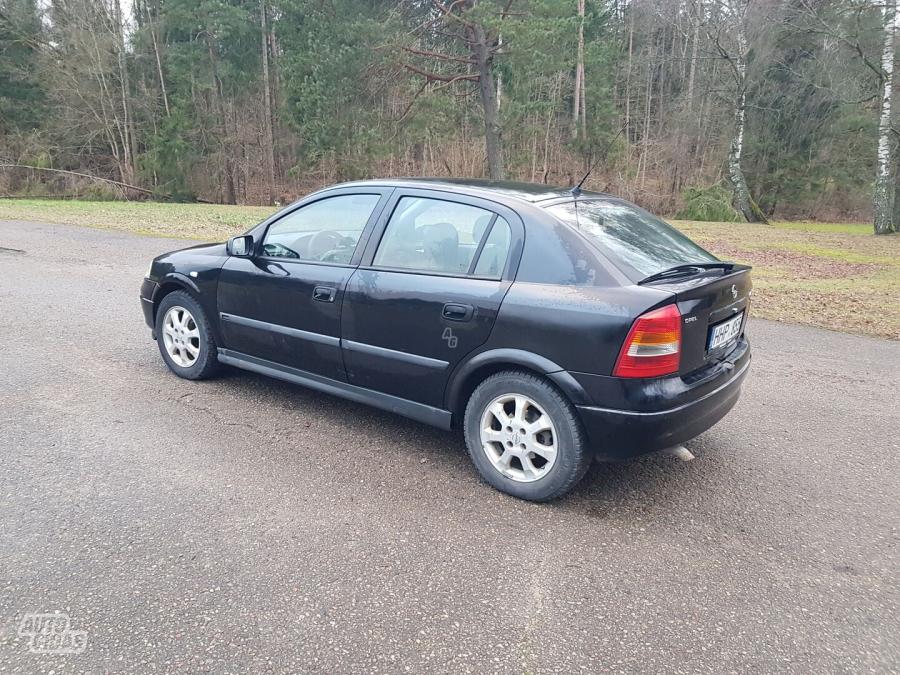 Black Opel Astra 2002 in Vilnius, with an engine capacity of 1.70 L and mileage of 350 thousand km for 490 €, photo 3 on AUTOMOTO.COM.LV