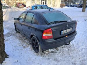 Black Opel Astra 2002 in Kaunas, with an engine capacity of 2.00 L and mileage of 263 thousand km for 980 €, photo 2 on AUTOMOTO.COM.LV