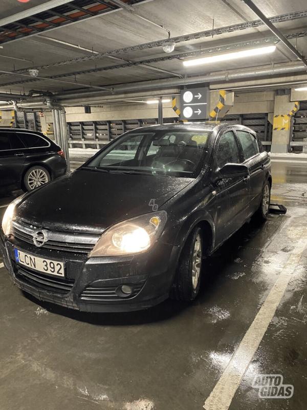 Melns Opel Astra 2004 Kauņa, ar dzinēja tilpumu 1.70 L un nobraukumu 302 tūkst. km par 1200 €, foto 1 vietnē AUTOMOTO.COM.LV