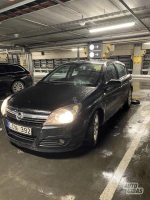 Melns Opel Astra 2004 Kauņa, ar dzinēja tilpumu 1.70 L un nobraukumu 302 tūkst. km par 1200 €, foto  vietnē AUTOMOTO.COM.LV