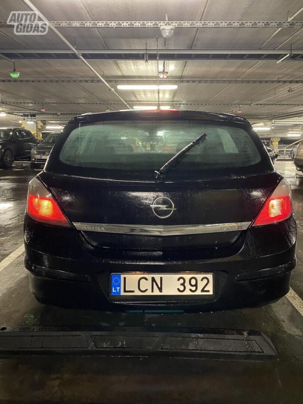Melns Opel Astra 2004 Kauņa, ar dzinēja tilpumu 1.70 L un nobraukumu 302 tūkst. km par 1200 €, foto 6 vietnē AUTOMOTO.COM.LV