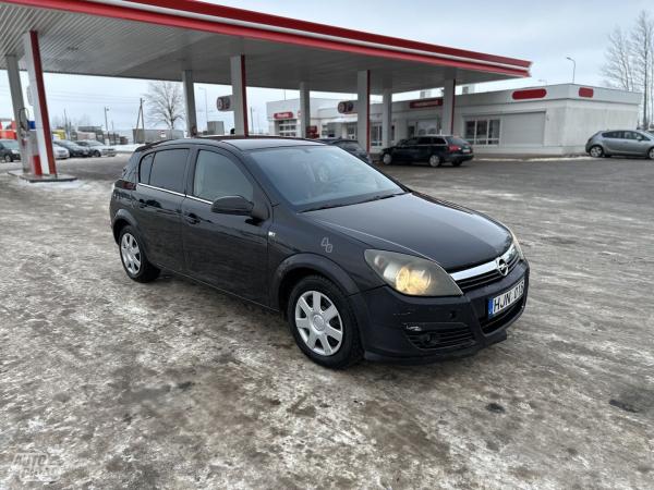 Black Opel Astra 2004 in Ukmerge, with an engine capacity of 1.70 L and mileage of 400 thousand km for 750 €, photo 7 on AUTOMOTO.COM.LV
