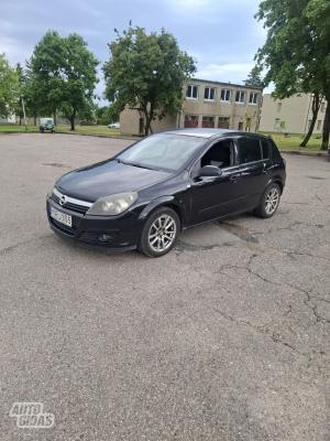 Melns Opel Astra 2004 Alīta, ar dzinēja tilpumu 1.70 L un nobraukumu 328 tūkst. km par 600 €, foto 3 vietnē AUTOMOTO.COM.LV