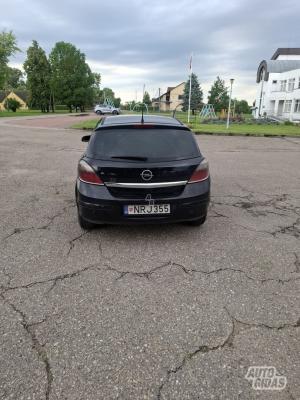 Melns Opel Astra 2004 Alīta, ar dzinēja tilpumu 1.70 L un nobraukumu 328 tūkst. km par 600 €, foto 5 vietnē AUTOMOTO.COM.LV