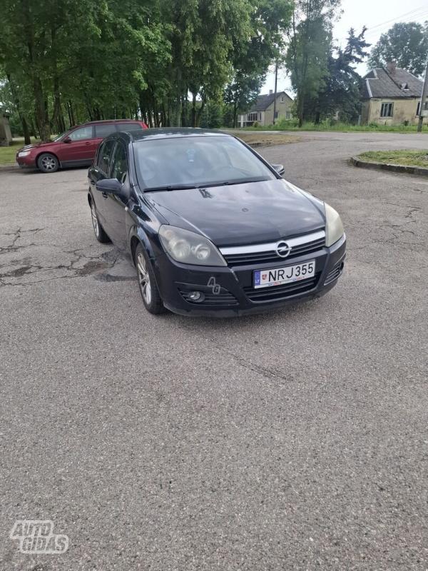 Black Opel Astra 2004 in Alytus, with an engine capacity of 1.70 L and mileage of 328 thousand km for 600 €, photo 7 on AUTOMOTO.COM.LV