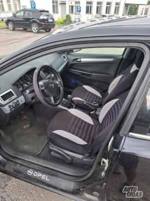 Melns Opel Astra 2004 Alīta, ar dzinēja tilpumu 1.70 L un nobraukumu 328 tūkst. km par 600 €, foto 11 vietnē AUTOMOTO.COM.LV