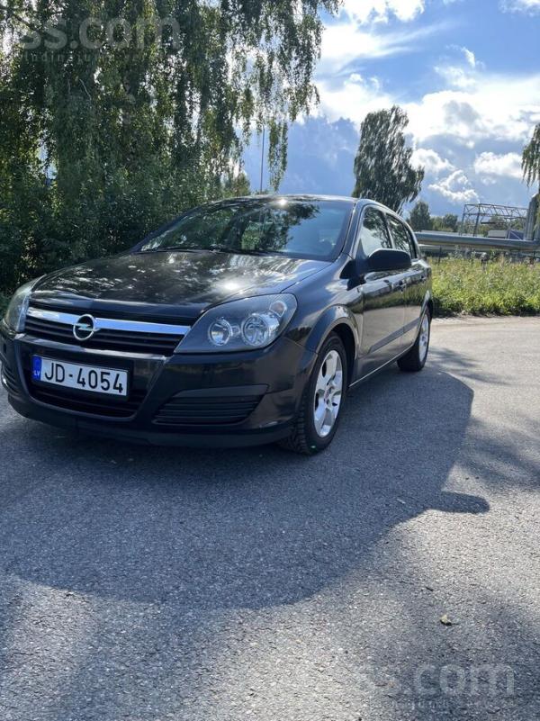 Opel Astra 2004 Rīga vietnē Melns Opel Astra 2004 Rīga, ar dzinēja tilpumu 1.40 L un nobraukumu 299 tūkst. km par 1500 €, foto 3 vietnē AUTOMOTO.COM.LV