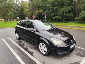 Black Opel Astra 2004 in Riga, with an engine capacity of 1.70 L and mileage of 293 thousand km for 2300 €, photo 7 on AUTOMOTO.COM.LV