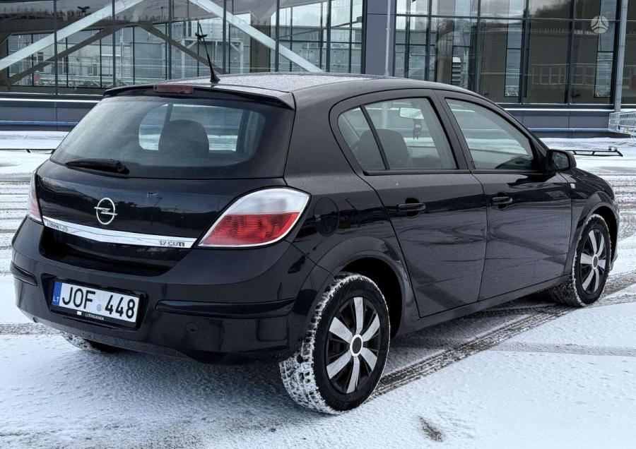 Melns Opel Astra 2005 Viļņa, ar dzinēja tilpumu 1.69 L un nobraukumu 252 tūkst. km par 999 €, foto 5 vietnē AUTOMOTO.COM.LV
